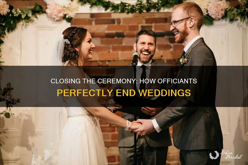 Closing The Ceremony: How Officiants Perfectly End Weddings | ShunBridal