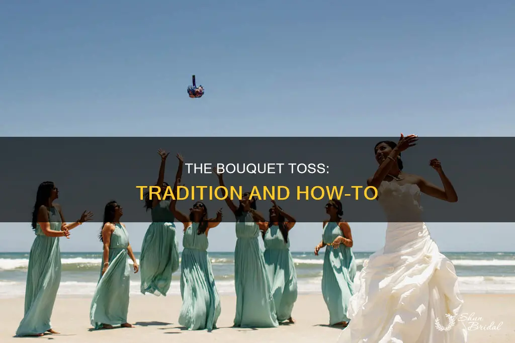 The Bouquet Toss: Tradition And How-To | ShunBridal