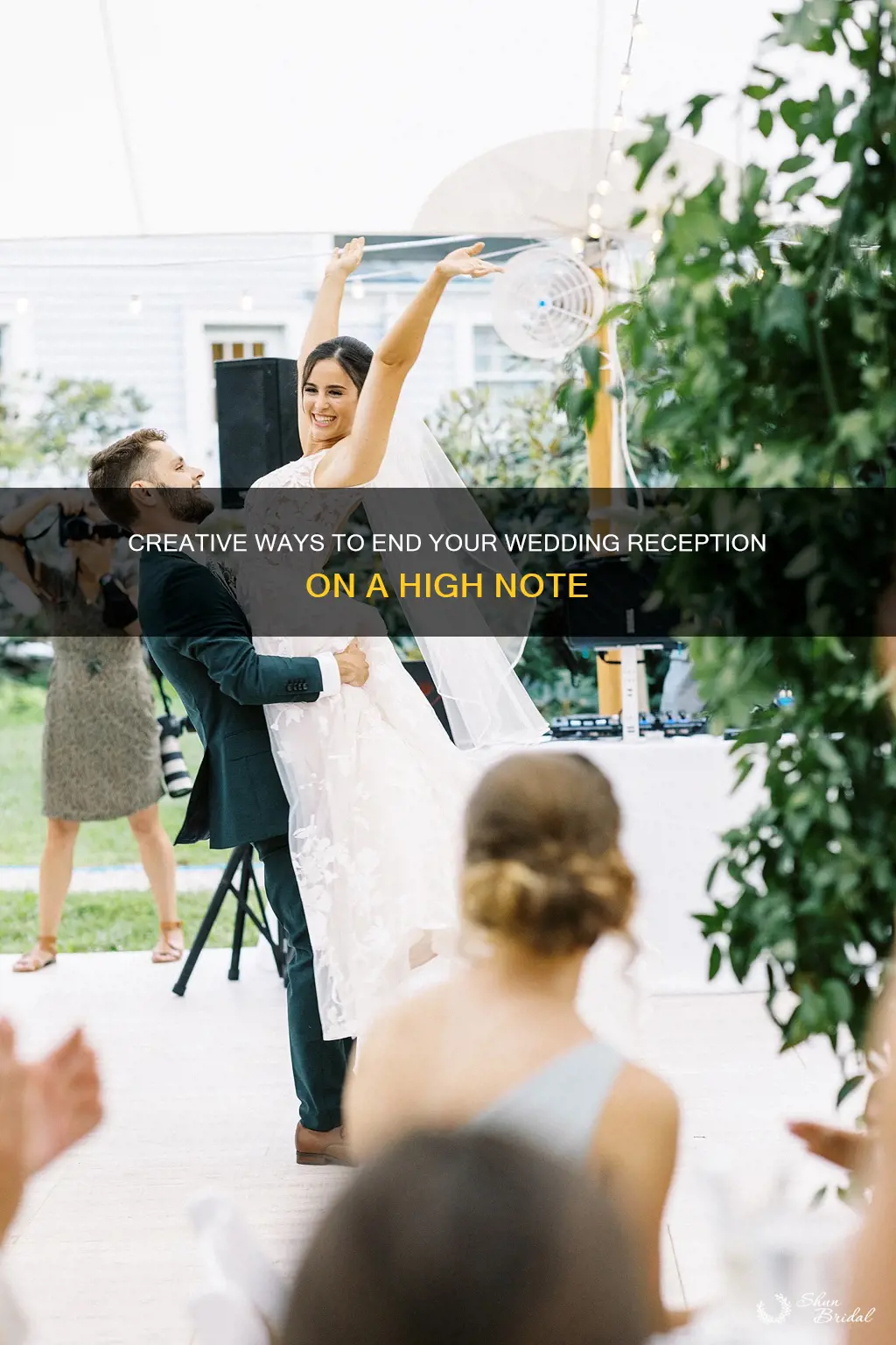 Creative Ways To End Your Wedding Reception On A High Note | ShunBridal